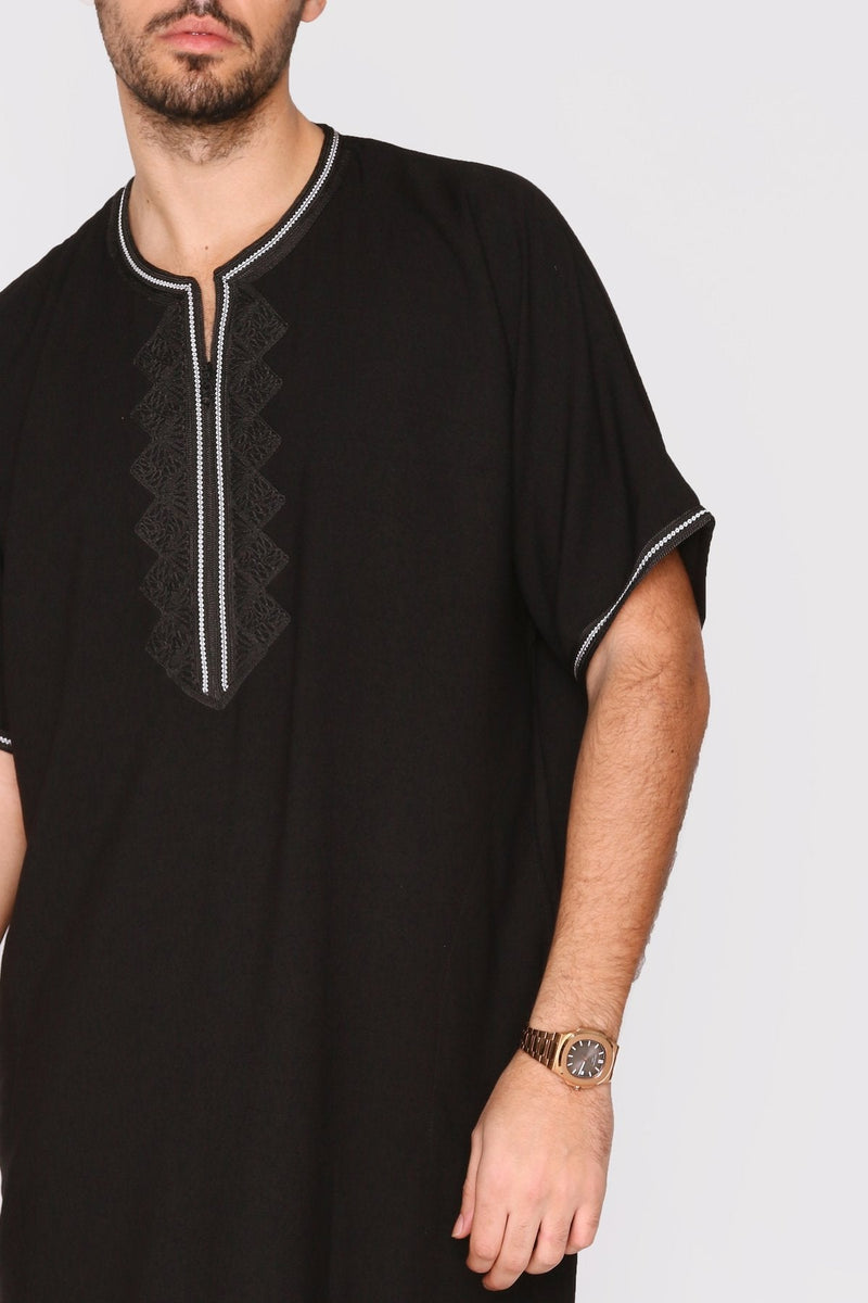 Measuring Yourself for Your Thobe Size – Diamantine International